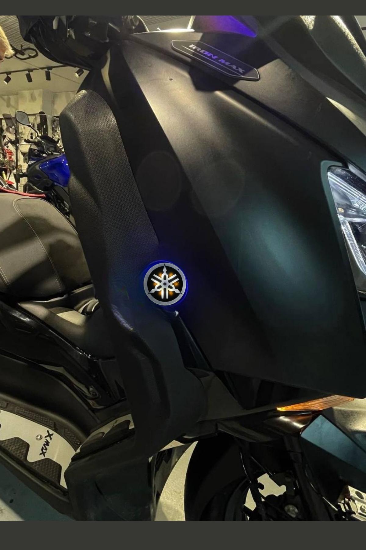 Motobros BEYAZ YAMAHA LED LOGO NMAX-XMAX-TMAX-R25-MT22-MT07-MT09 TÜM ...