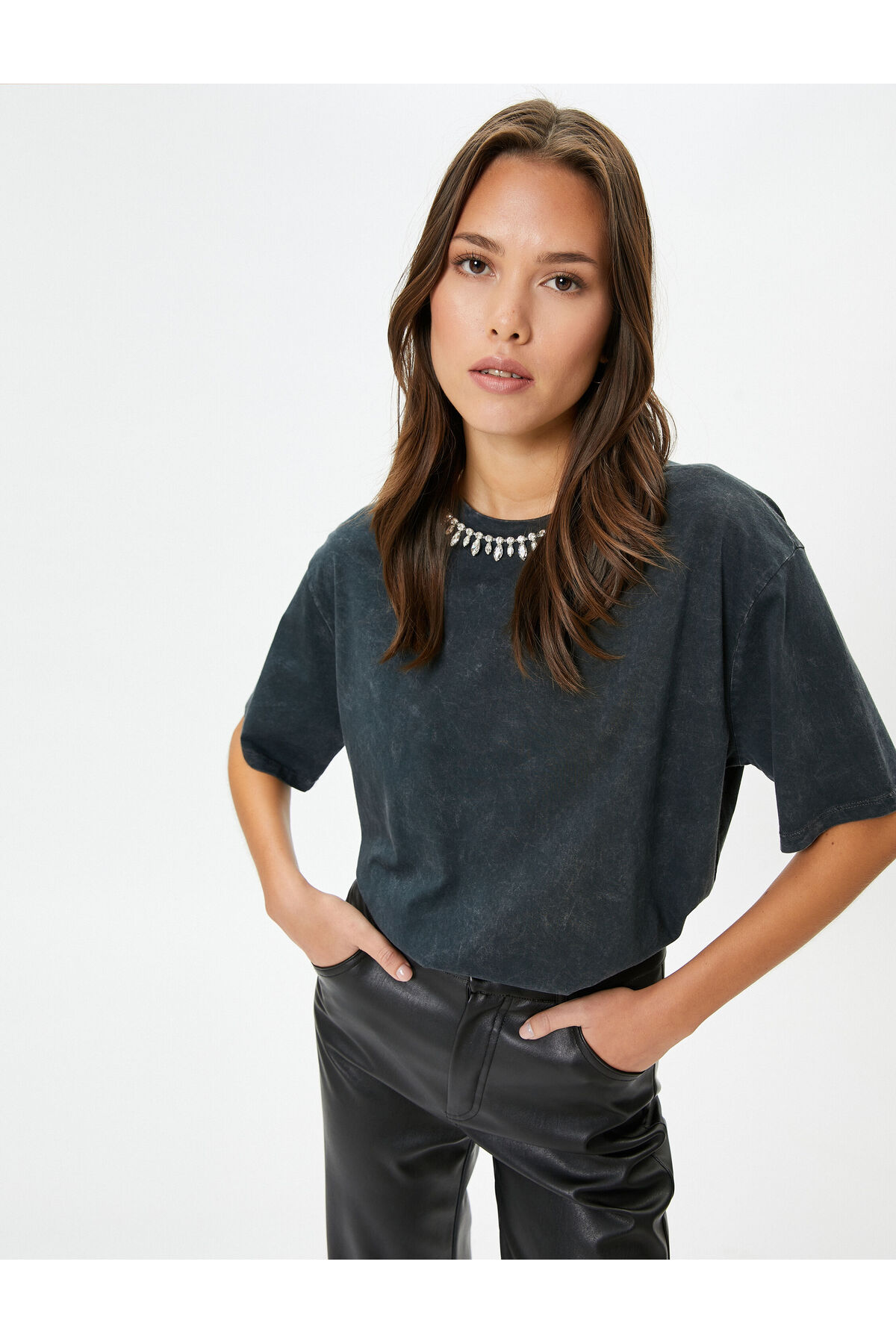 Koton Parlak Taşlı Tişört Soluk Efektli Regular Fit Fiyatı, Yorumları ...
