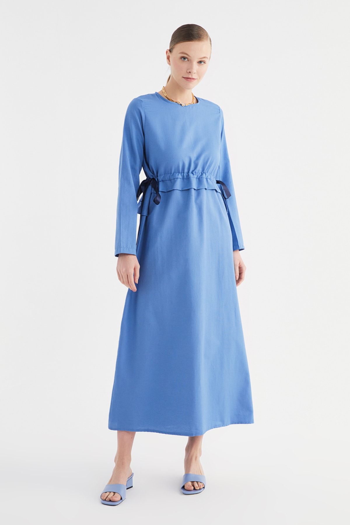 TRENDYOL MODEST Indigo Bisiklet Yaka Tesettür Elbise TCTSS21EL3896 ...