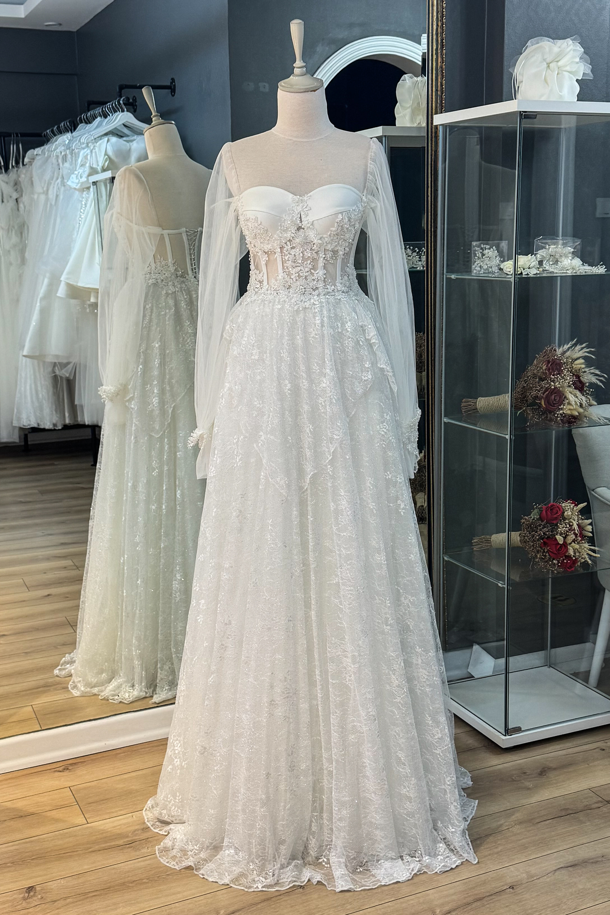 Lenta Moda Beyaz Simli Dantel Etekli Ve İşlemeli Dantel Detaylı Abiye ...