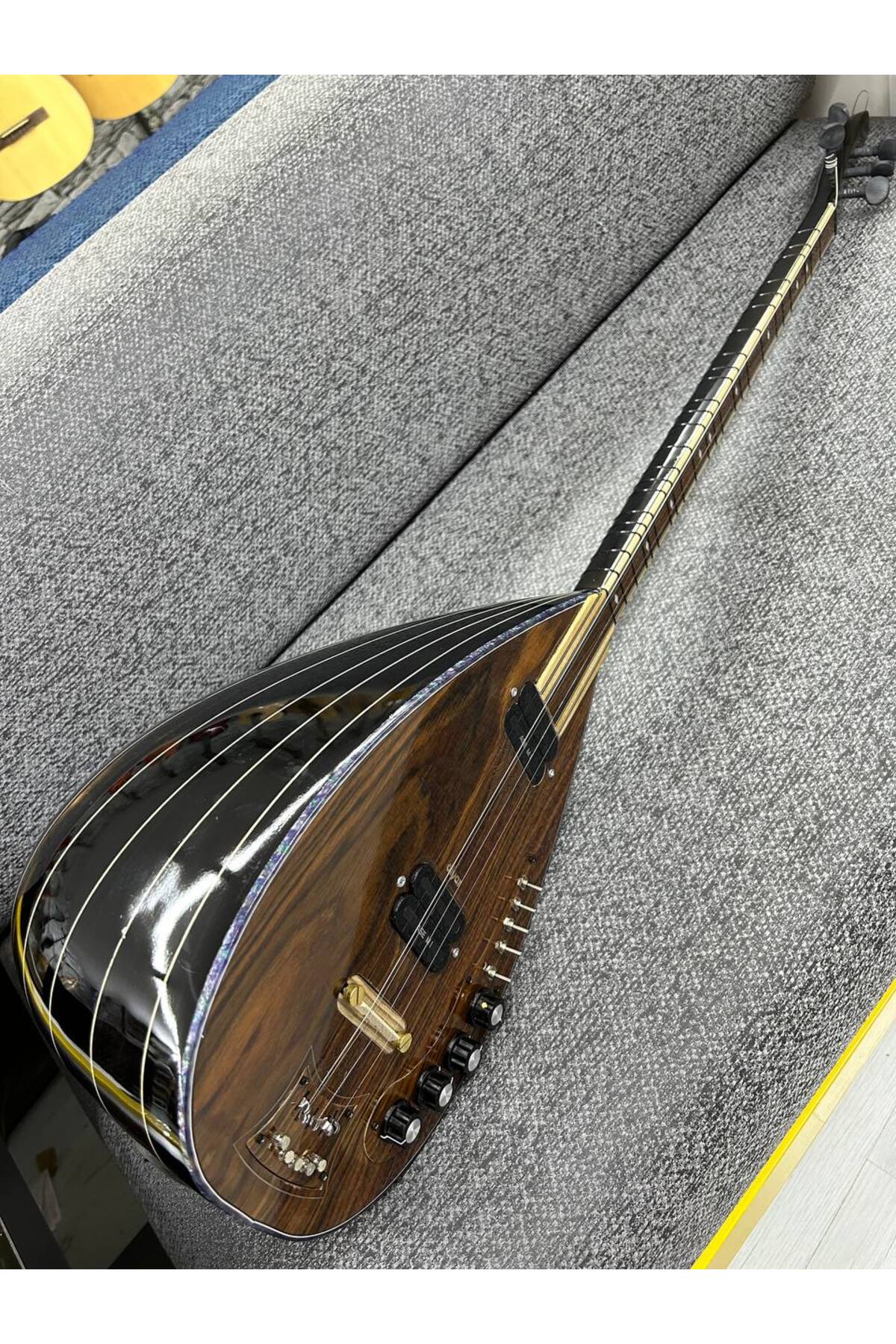 Diyar Saz Evi PROFESYONEL LESLİLİ ELEKTRO BAĞLAMA - Fiyatı, Yorumları