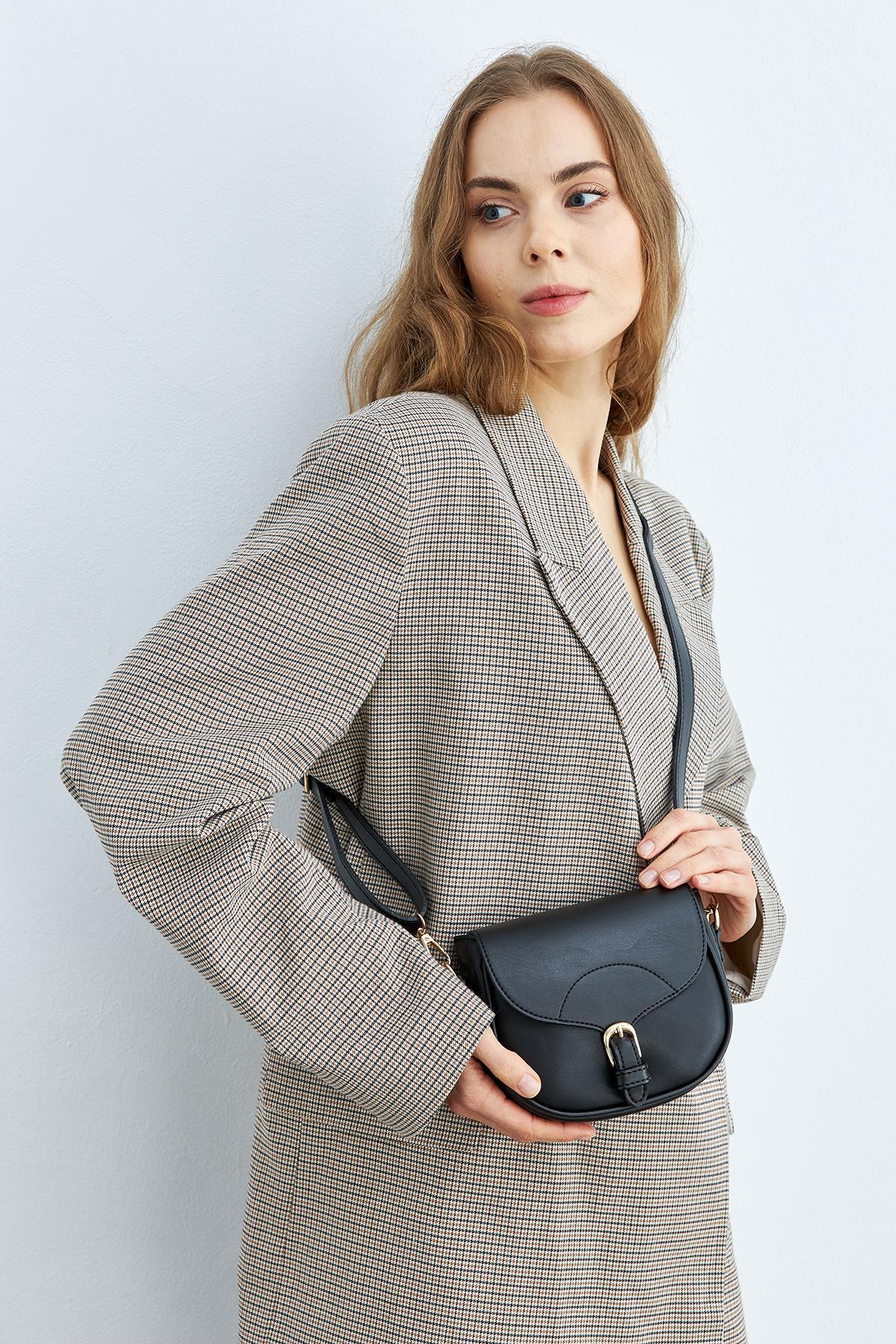 Mopia Siyah Kadın Kapaklı Çapraz Askılı Çanta - Fiyatı, Yorumları