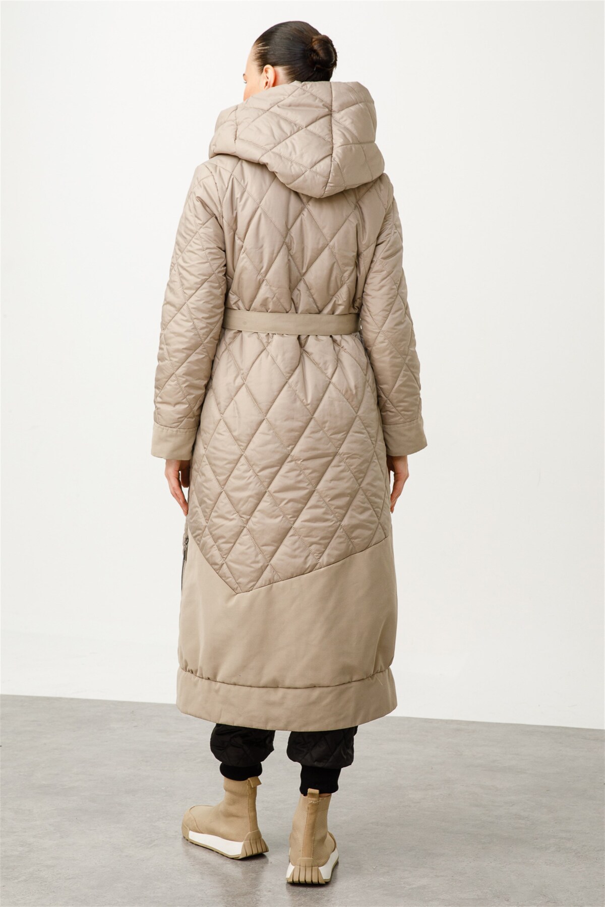 Micca Fermuar Ve Helene Garnili Kapitone Modern Manto-taş Fiyatı ...