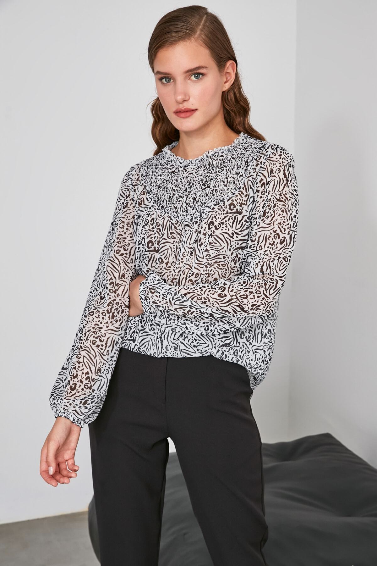 Trendyolmilla Beyaz Yaka Detaylı Bluz TWOAW21BZ0456 Fiyatı, Yorumları ...