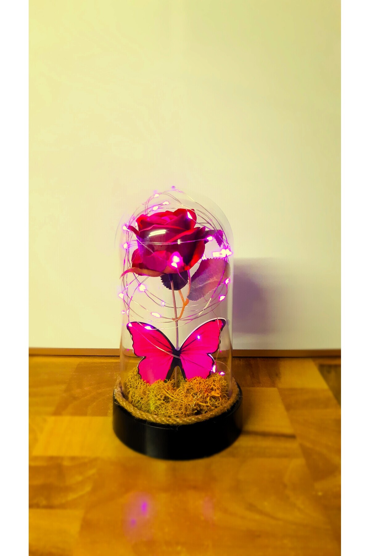 LOTUSS Kelebek buketi çiçekli Venedik Kırmızı gül fanus Sevgiliye ...