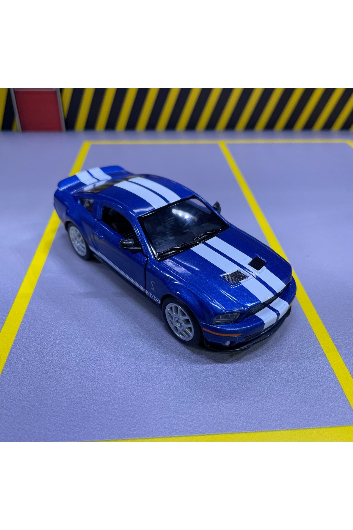 Kinsmart 2007 Shelby GT500 1/36 Ölçek Kinsmart Diecast Metal Model ...