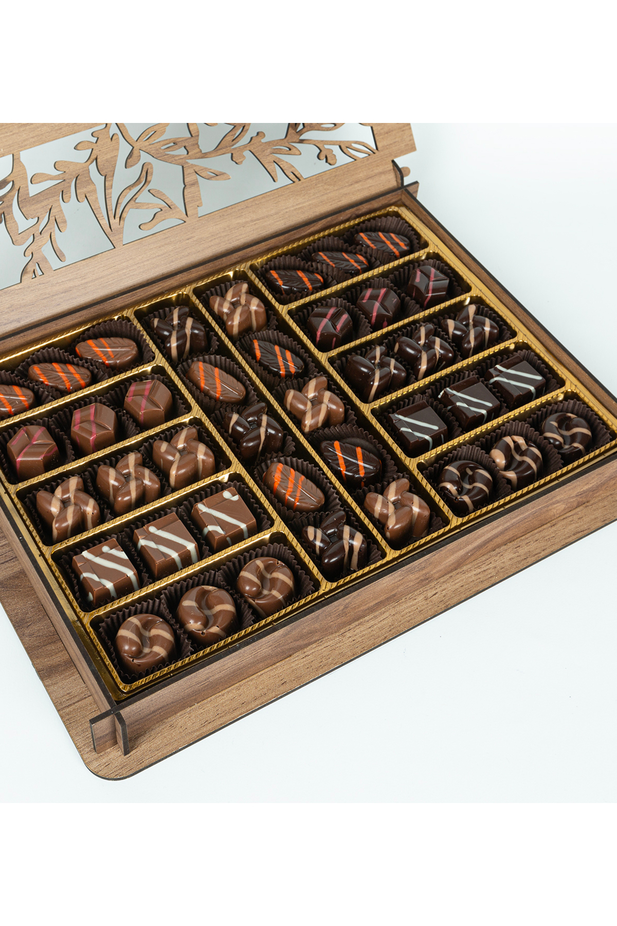 CARON CHOCOLATE Kişiye Özel Ahşap Kutuda 40'lı Special Çikolata Fiyatı ...