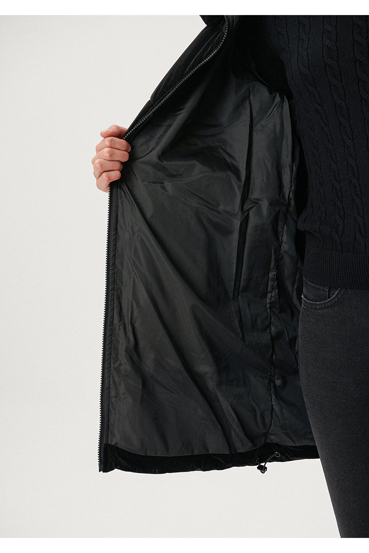 Mavi Dik Yaka Siyah Uzun Şişme Mont Loose Fit / Bol Rahat Kesim 110853-900 - Fiyatı, Yorumları