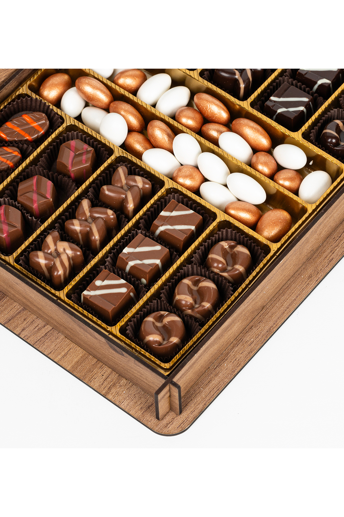 CARON CHOCOLATE Kişiye Özel Ahşap Kutuda 30'lu Special Çikolata Ve ...