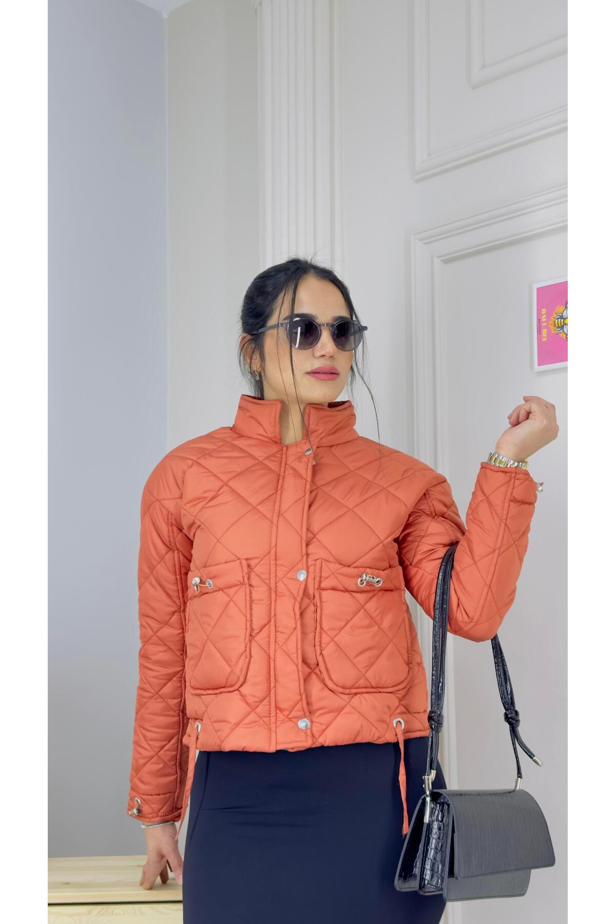 BallBee KADIN KAPİTONE DESENLİ DÜĞMELİ MONT Fiyatı, Yorumları - Trendyol