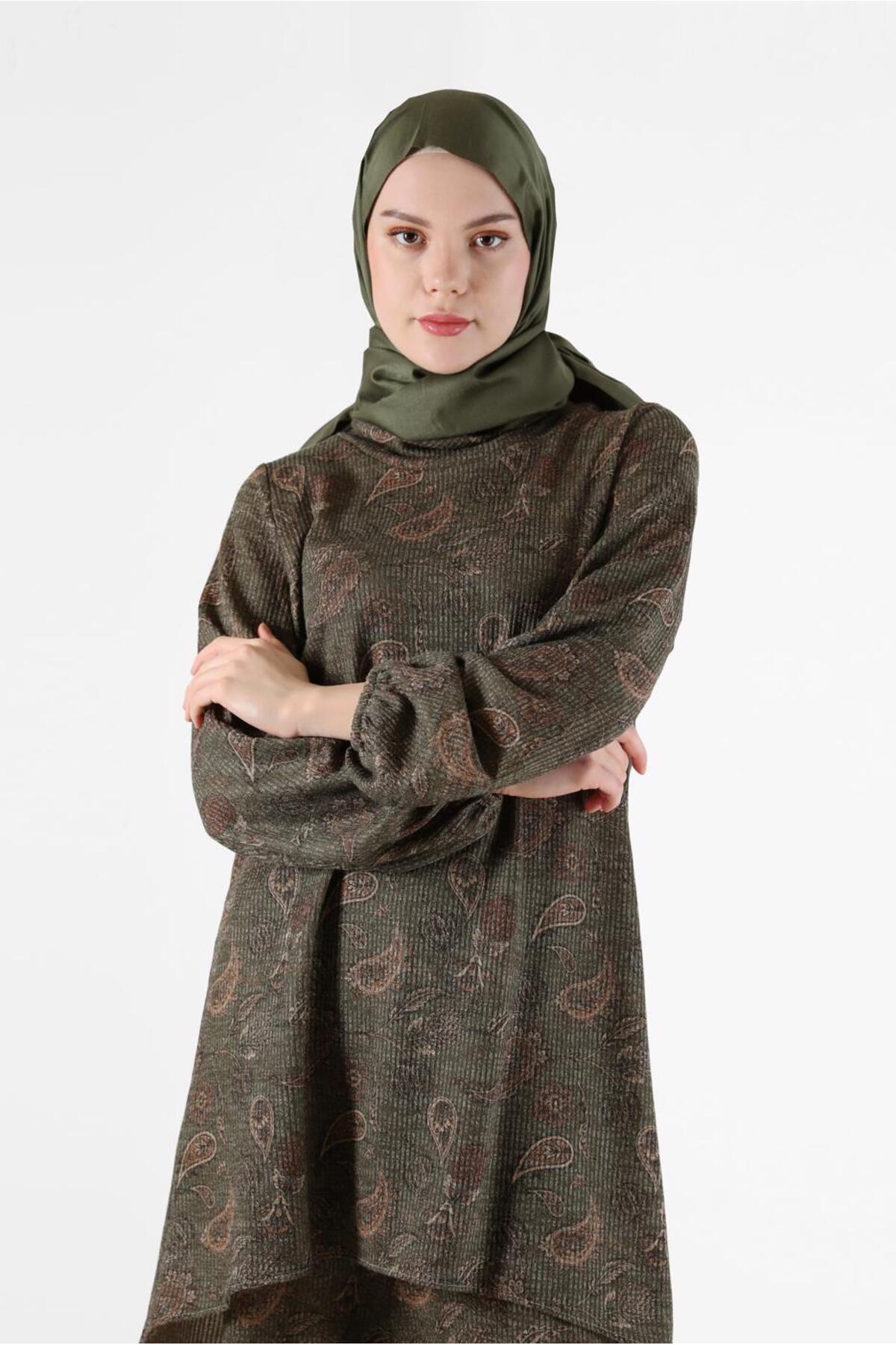 Alvina MANŞETLERİ LASTİKLİ BALIKÇI YAKA DESENLİ İKİLİ PANT. TAKIM 42280 ...