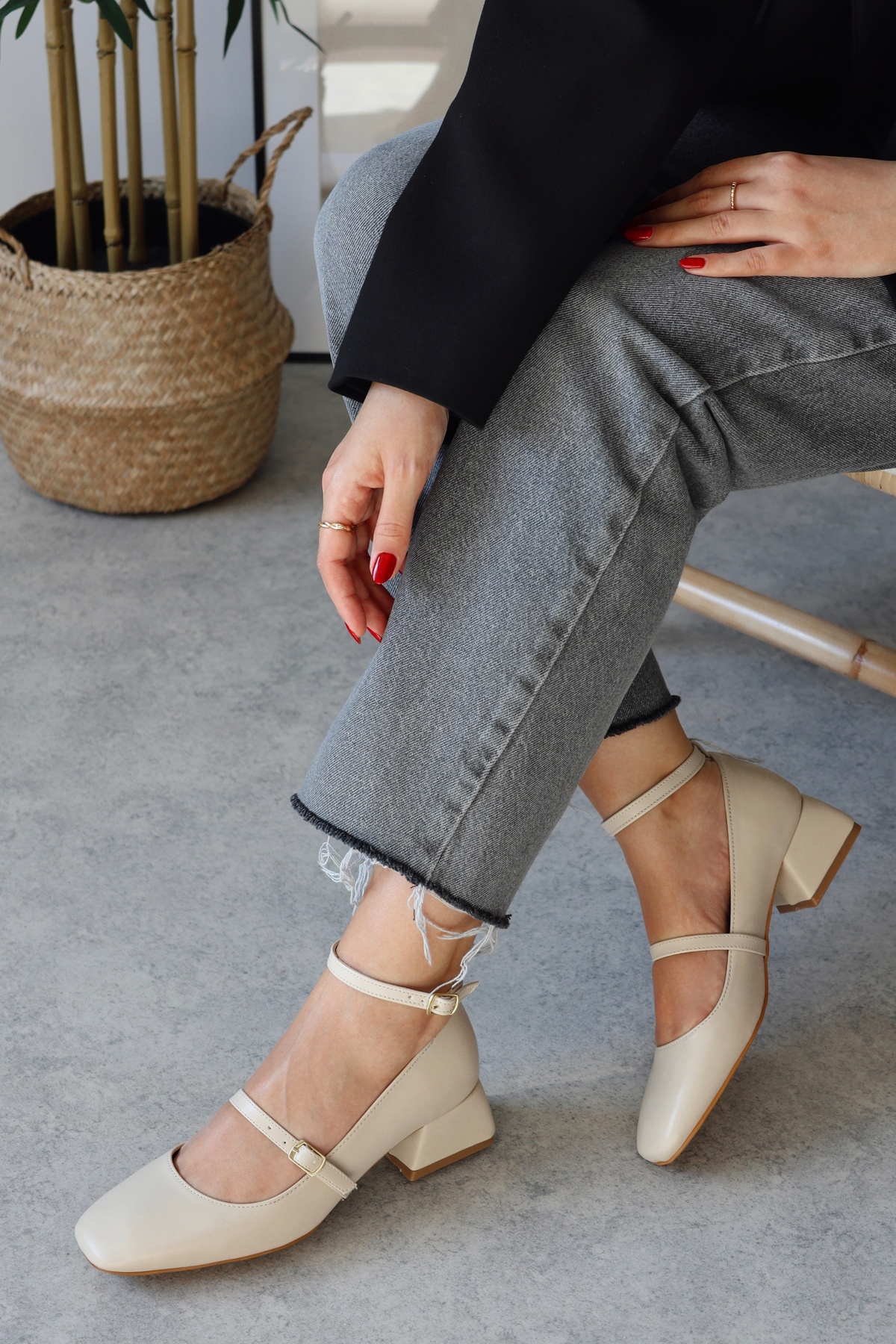 POLKA STORE Mary Jane Bej Ten Nude Mat Deri Arkası Kapalı Kare Burunlu Baretli Kısa Blok Topuklu ...