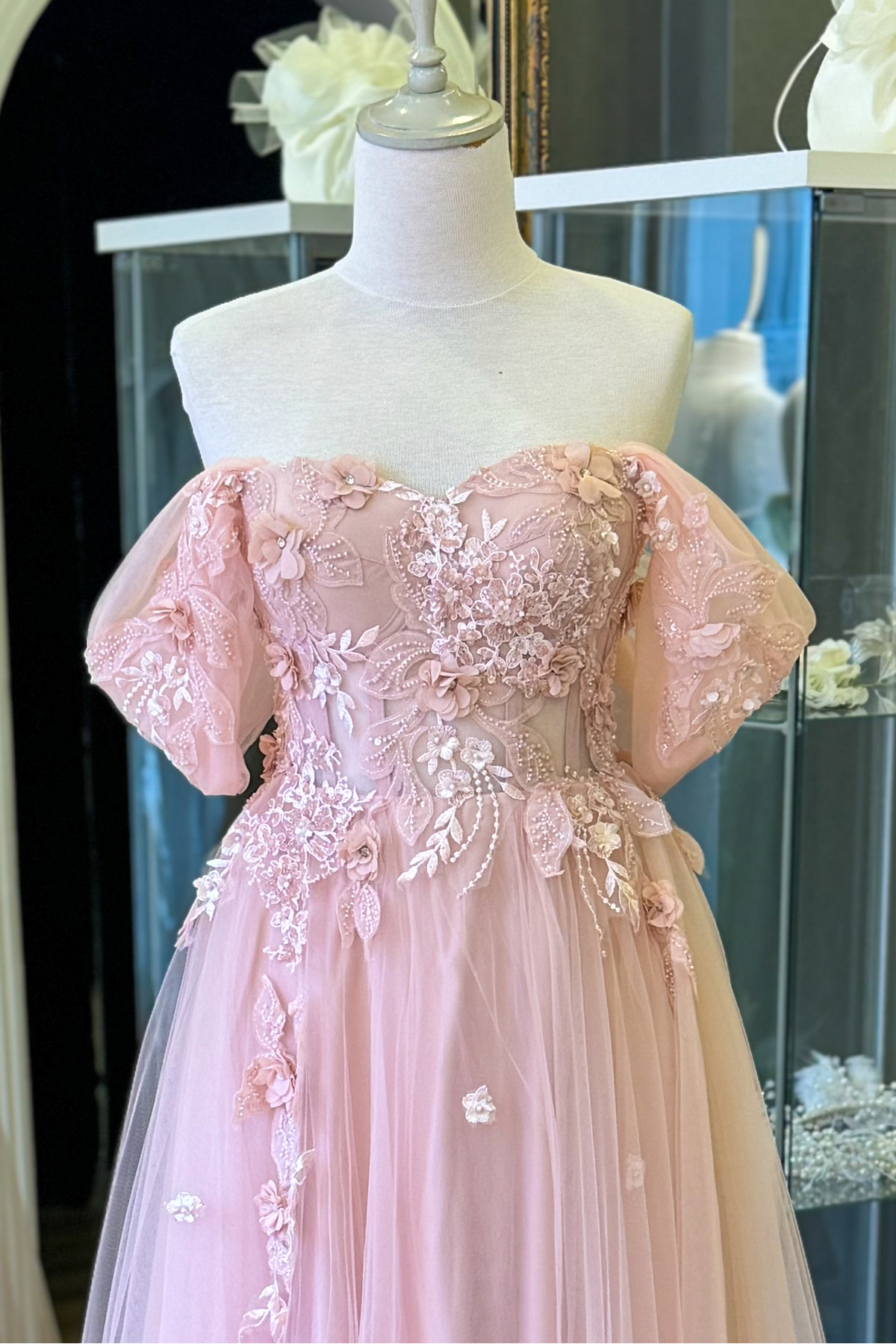 Lenta Moda Pudra İşlemeli Dantel Ve Üç Boyutlu Dantel Kaplamalı ...