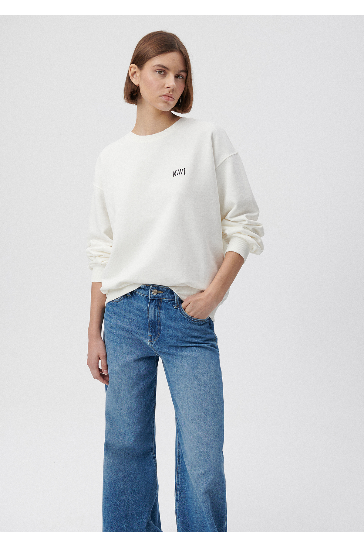 Mavi Logo Baskılı Beyaz Sweatshirt 1s10040-80194 - Fiyatı, Yorumları