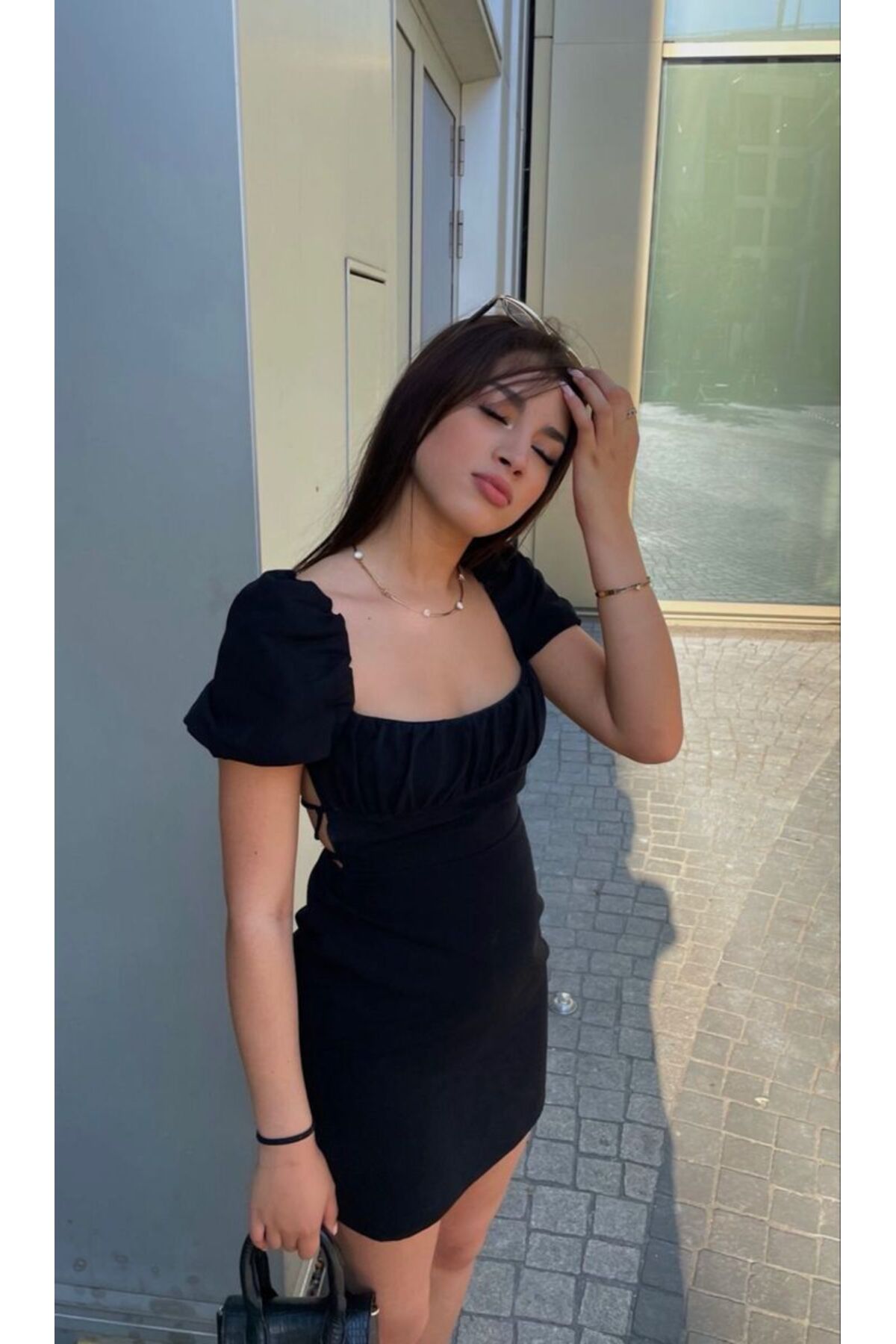 Fmnbutik Kadın Sırt Dekolteli Ip Bağlama Detay Düz Yaka Kısa Kollu Balon Kol Mini Pinterest