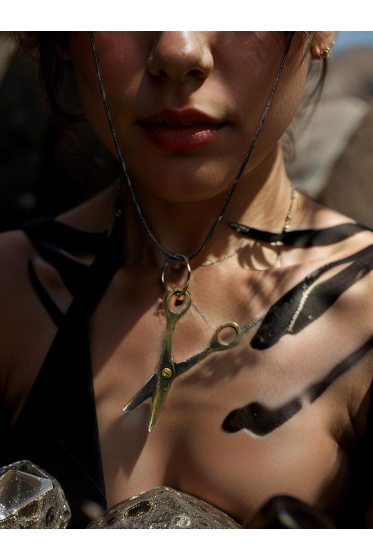 whocares Unisex Kolye Antik Renk Minik Makas Sembollü Zarif ve Şık Kaliteli - Fiyatı, Yorumları