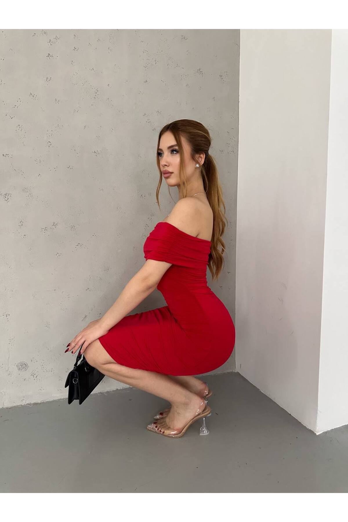 ZDABOUTİQUE Madonna Yaka Büzgülü Mini Sandy Kumaş Kadın Elbise Fiyatı ...