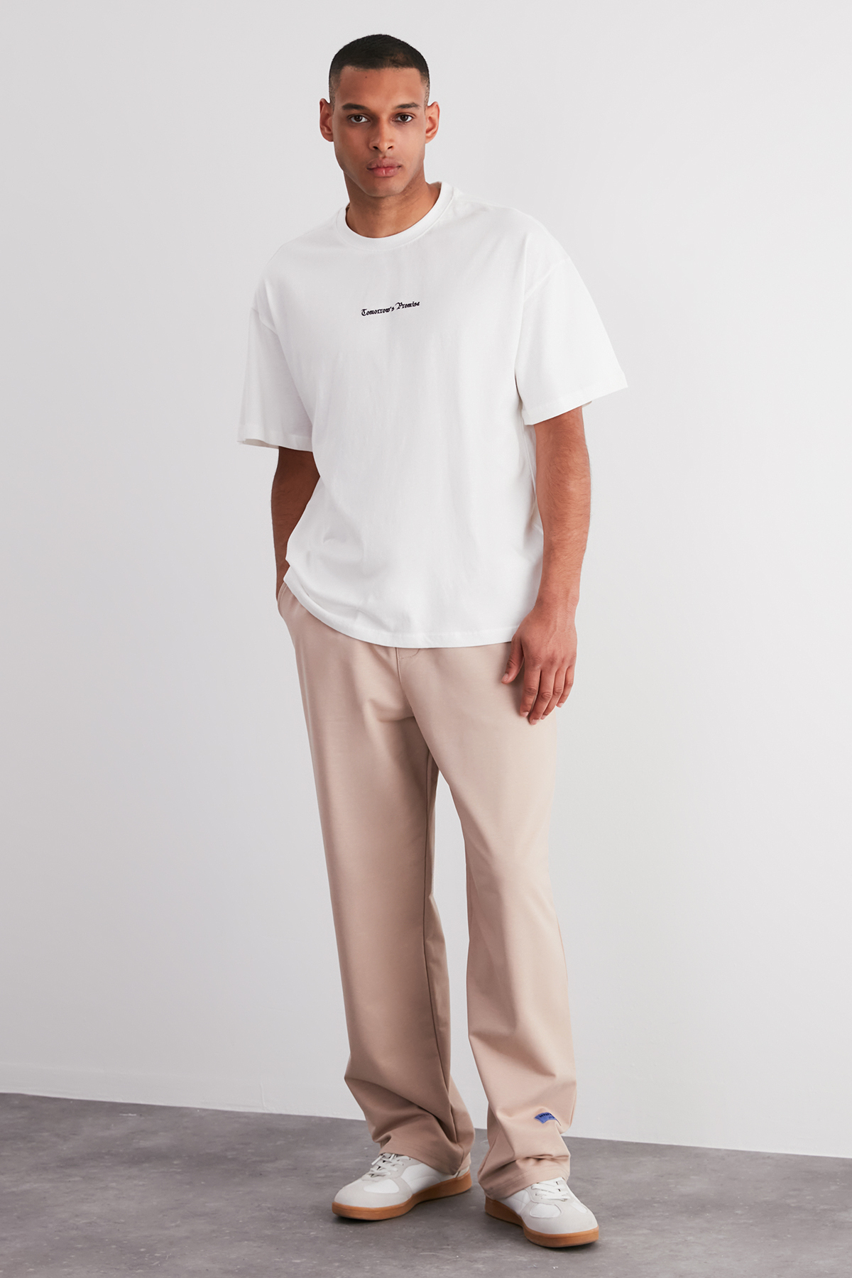 Trendyol Collection Oversize Sweatpants with Wide Leg and Rubber Waist ...