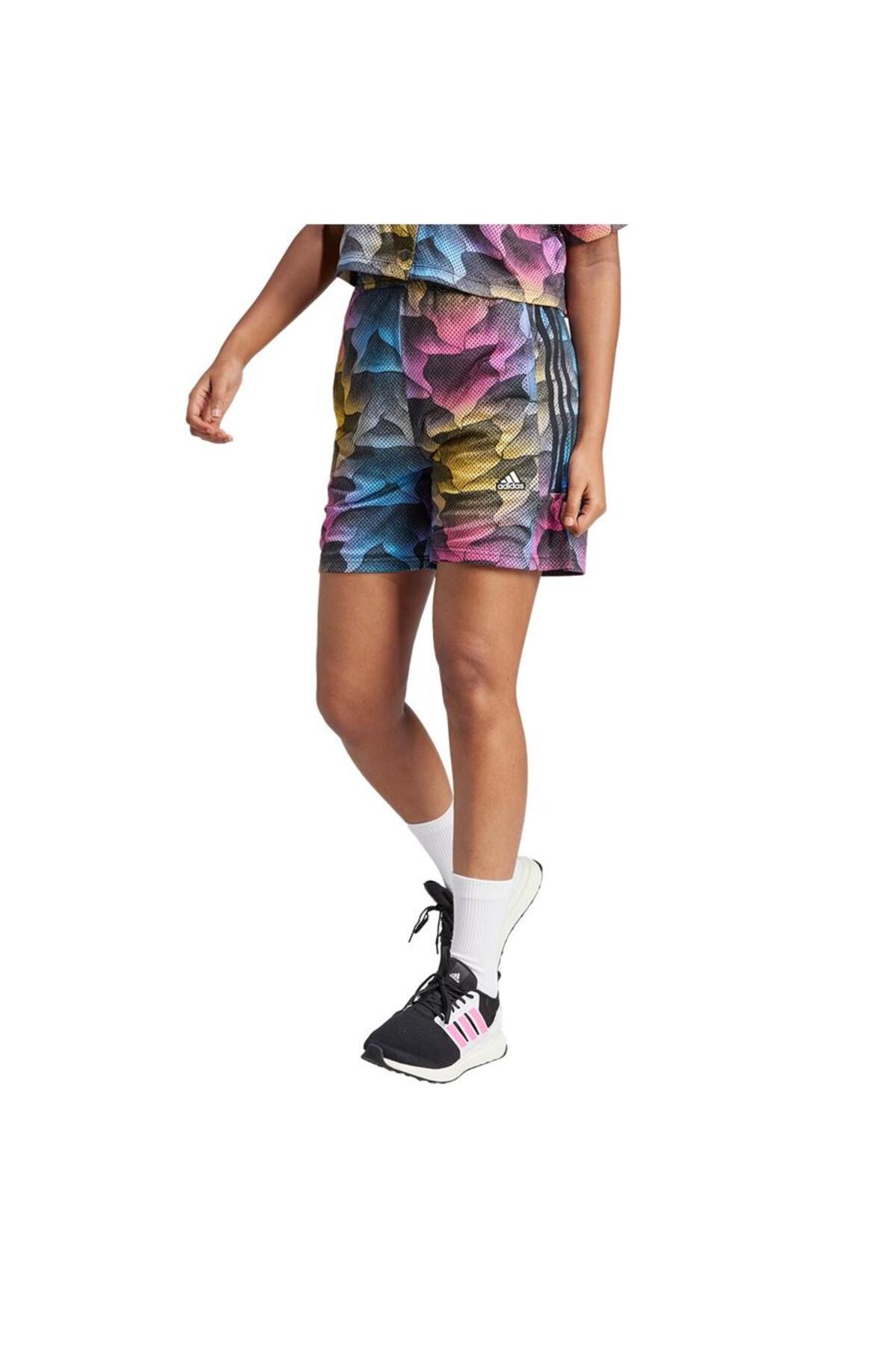 adidas W TIRO Q2 SHO Şort IQ4813 Fiyatı, Yorumları - Trendyol