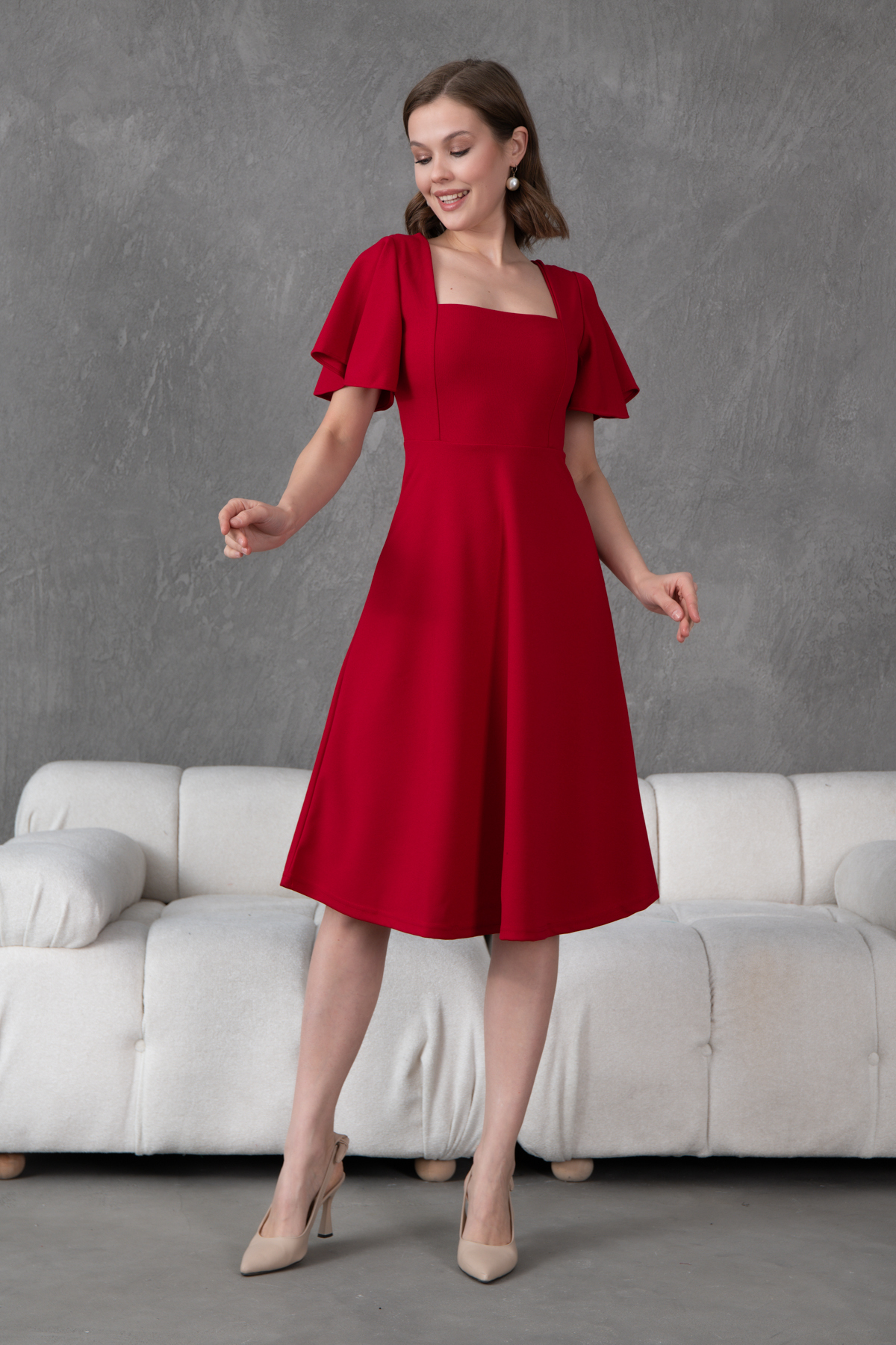 barış sülün lovebox Kol Detaylı Esnek Scuba Krep Kumaş Kare Yaka Midi Boy Kırmızı Abiye Kırmızı ...