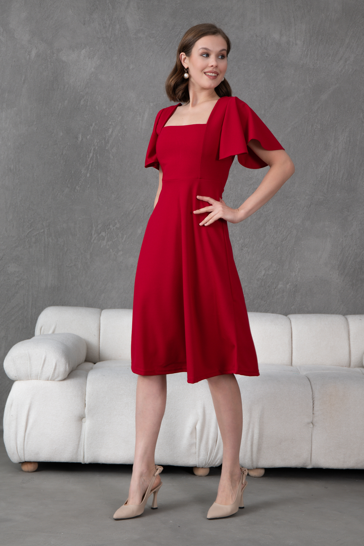 barış sülün lovebox Kol Detaylı Esnek Scuba Krep Kumaş Kare Yaka Midi Boy Kırmızı Abiye Kırmızı ...