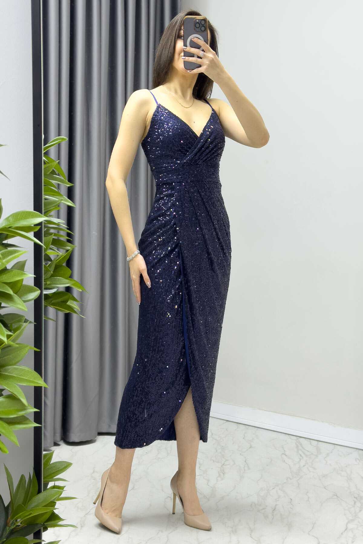 Elbise Delisi Kadın Askılı Pul Payet Kruvaze Yırtmaçlı Abiye Elbise ...