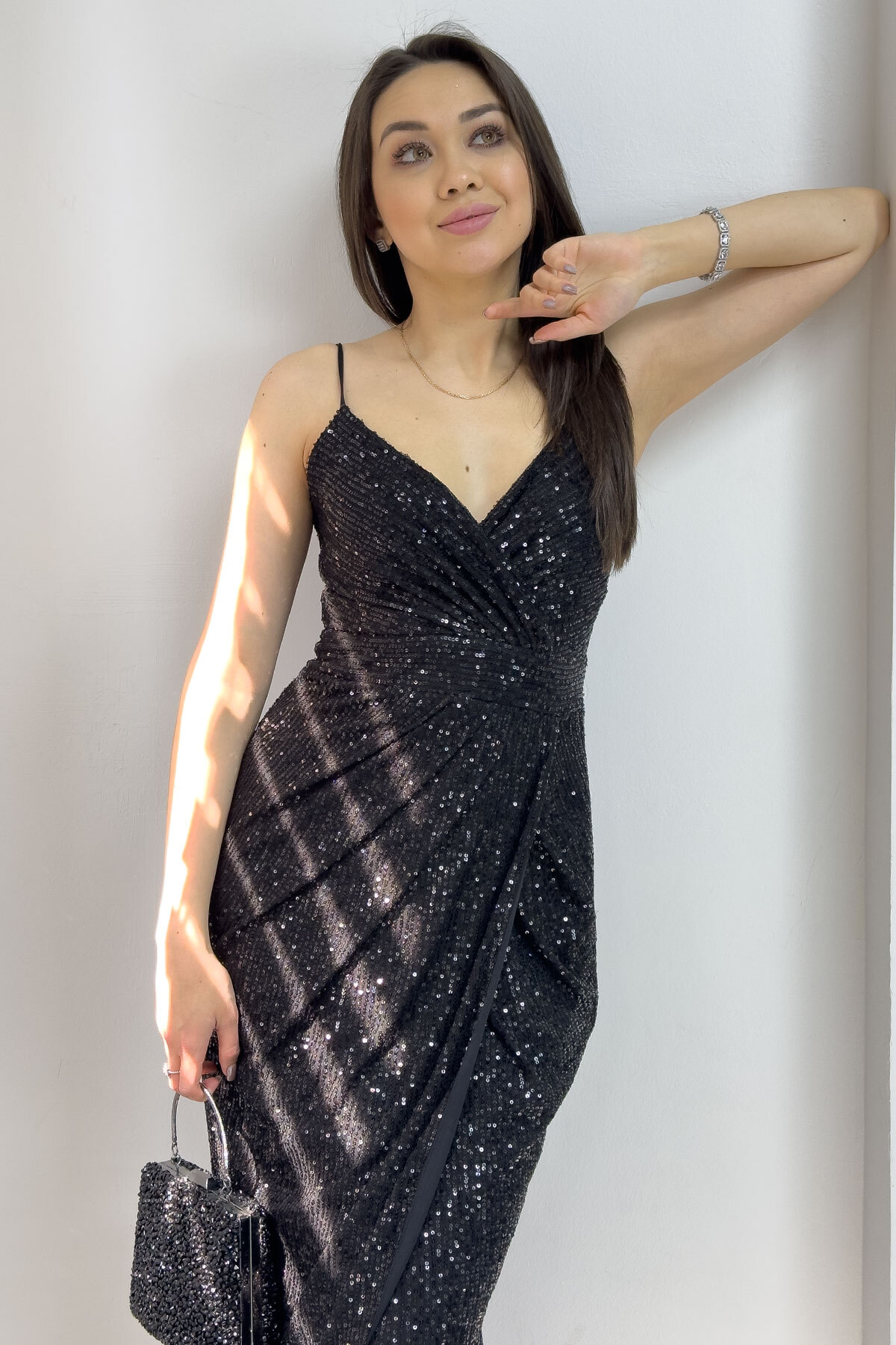 Elbise Delisi Kadın Askılı Pul Payet Kruvaze Yırtmaçlı Abiye Elbise ...