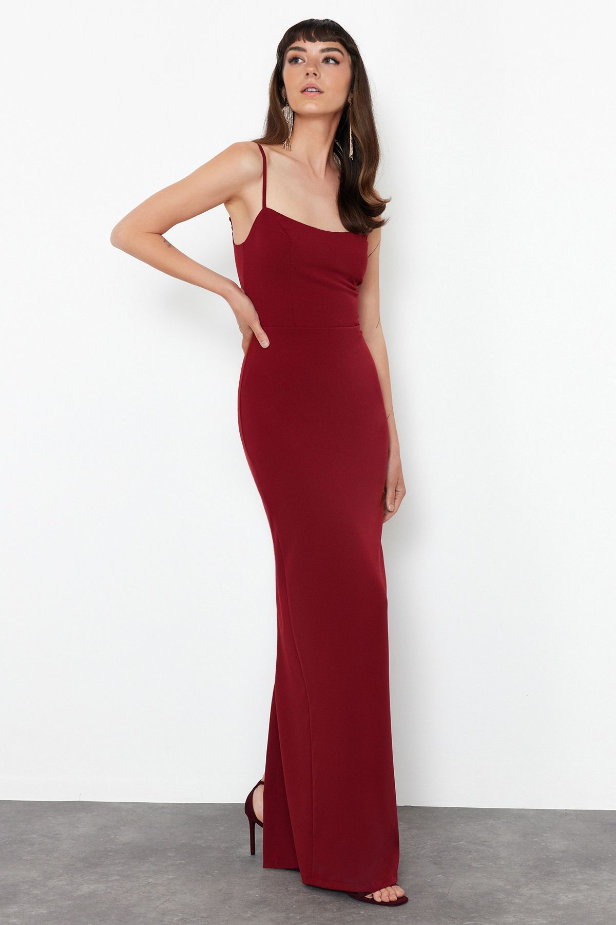 Trendyol Collection Burgunderrotes Figurbetontes Langes Abendkleid