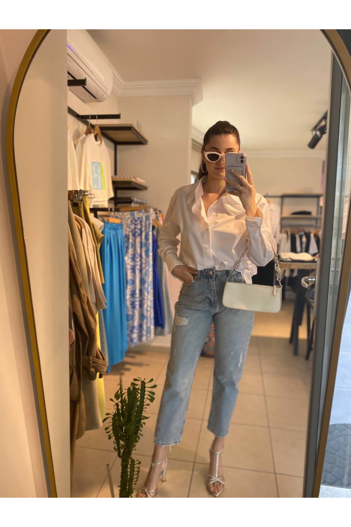 HANDE ÇOLPAN Açık Mavi Yırtık Detaylı Fit Mom - Fiyatı, Yorumları