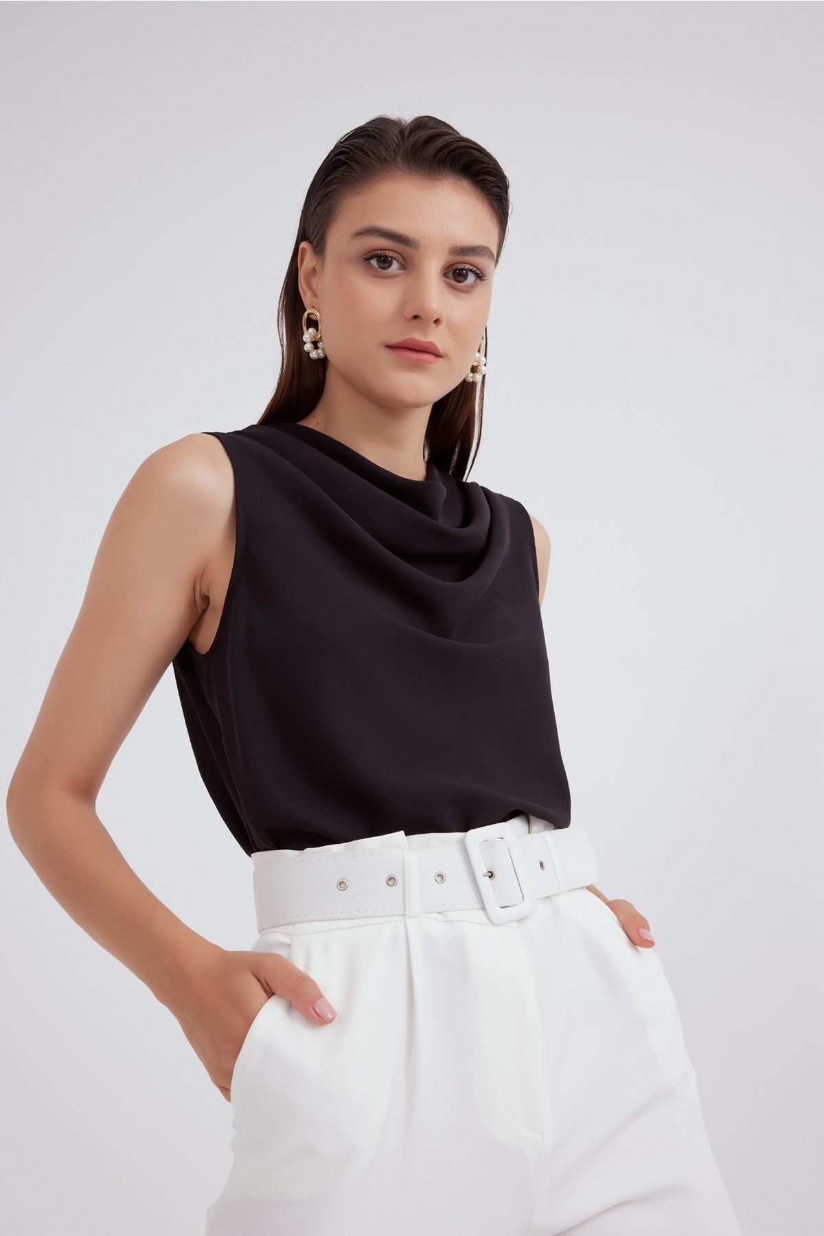 Sateen Degaje Yaka Kolsuz Bluz - SiyahFiyatı, Yorumları - Trendyol