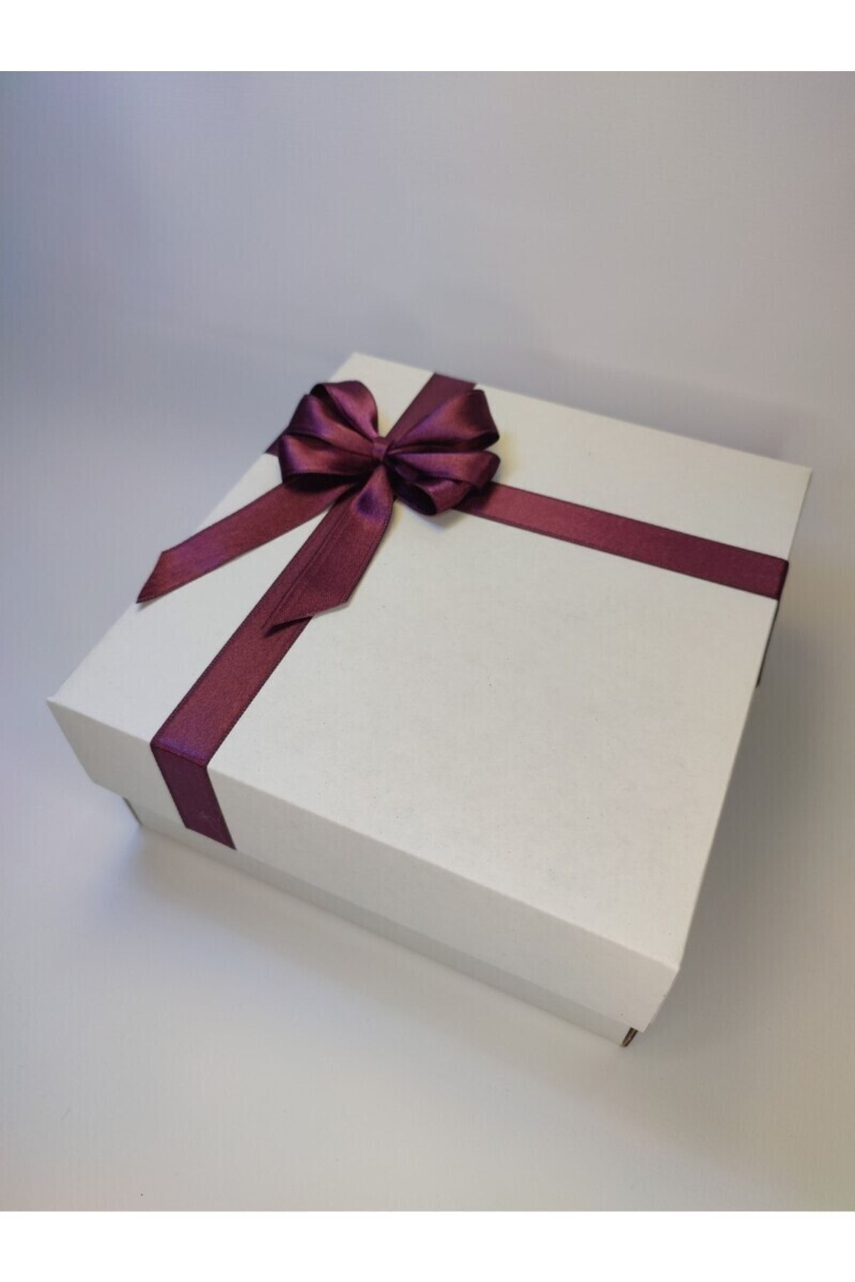 SKY UP Mor Beyaz Boş Hediye Armağan Kutusu 20x20x10 Cm Fiyatı ...