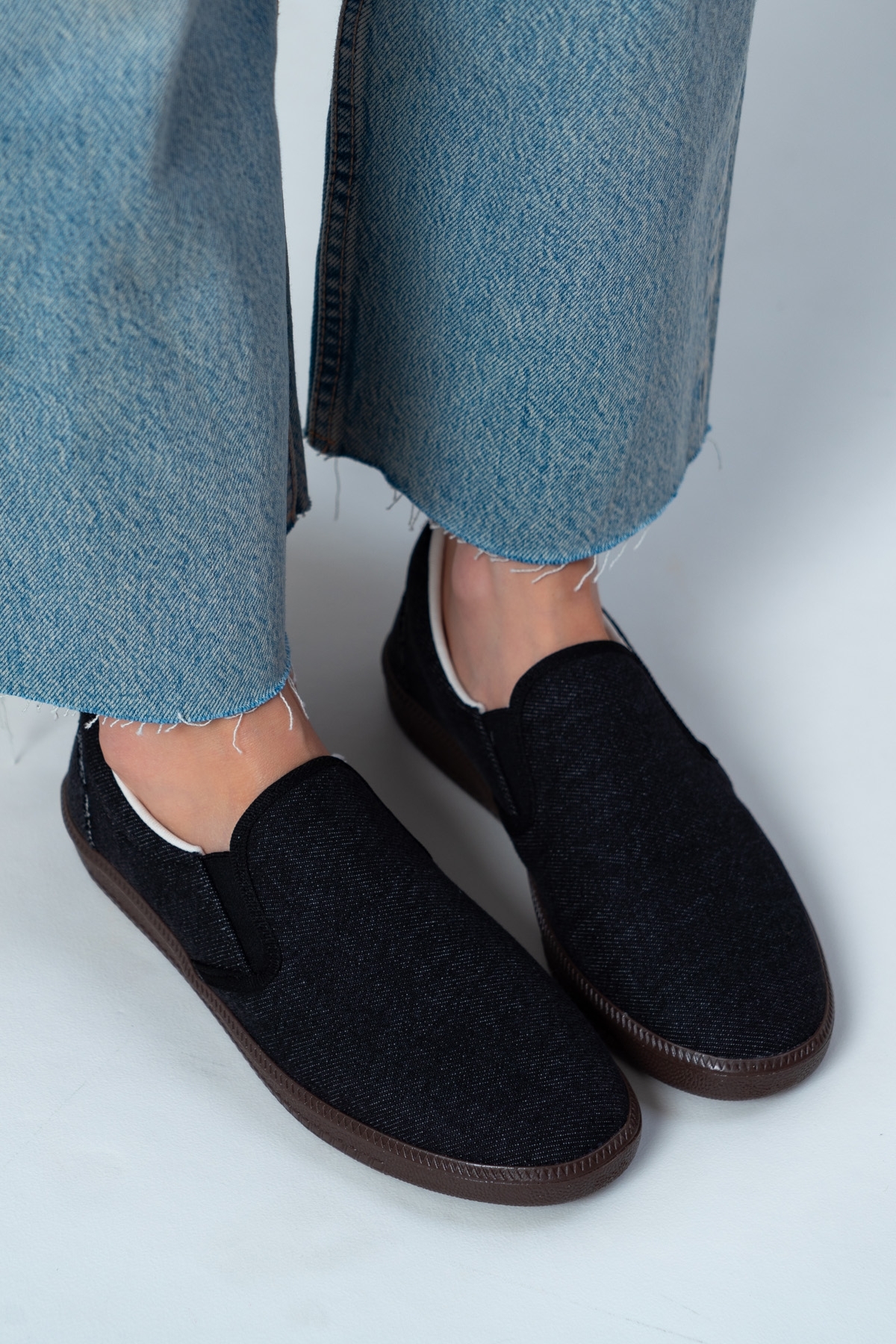 NİŞANTAŞI SHOES Tweety Antrasit Kot Lastik Detaylı Düz Taban Kadın ...
