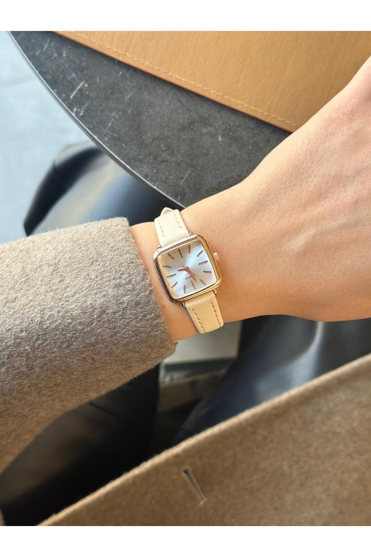 Classy Celine Model Minimal Kadın Kol Saati Fiyatı, Yorumları - Trendyol