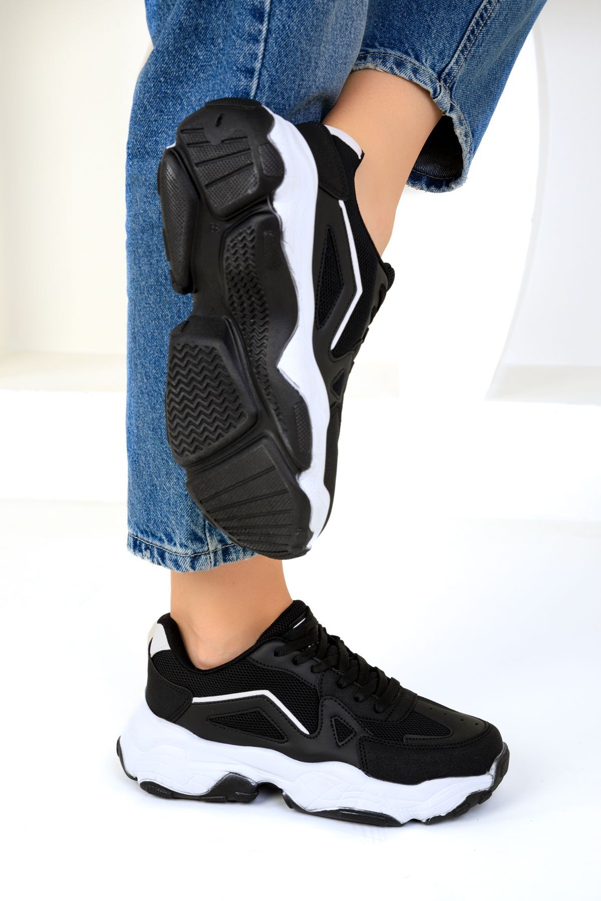 SOHO Siyah-Beyaz Kadın Sneaker 18148 Fiyatı, Yorumları - Trendyol