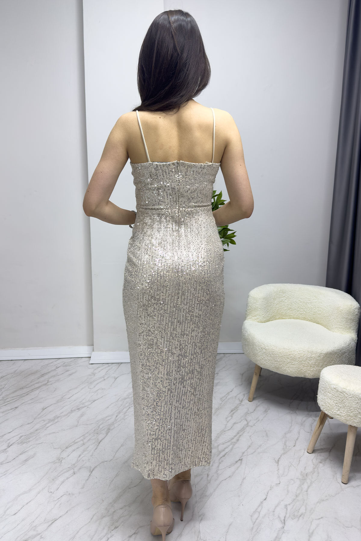 Elbise Delisi Kadın Bej Askılı Pul Payet Kruvaze Yırtmaçlı Abiye Elbise ...