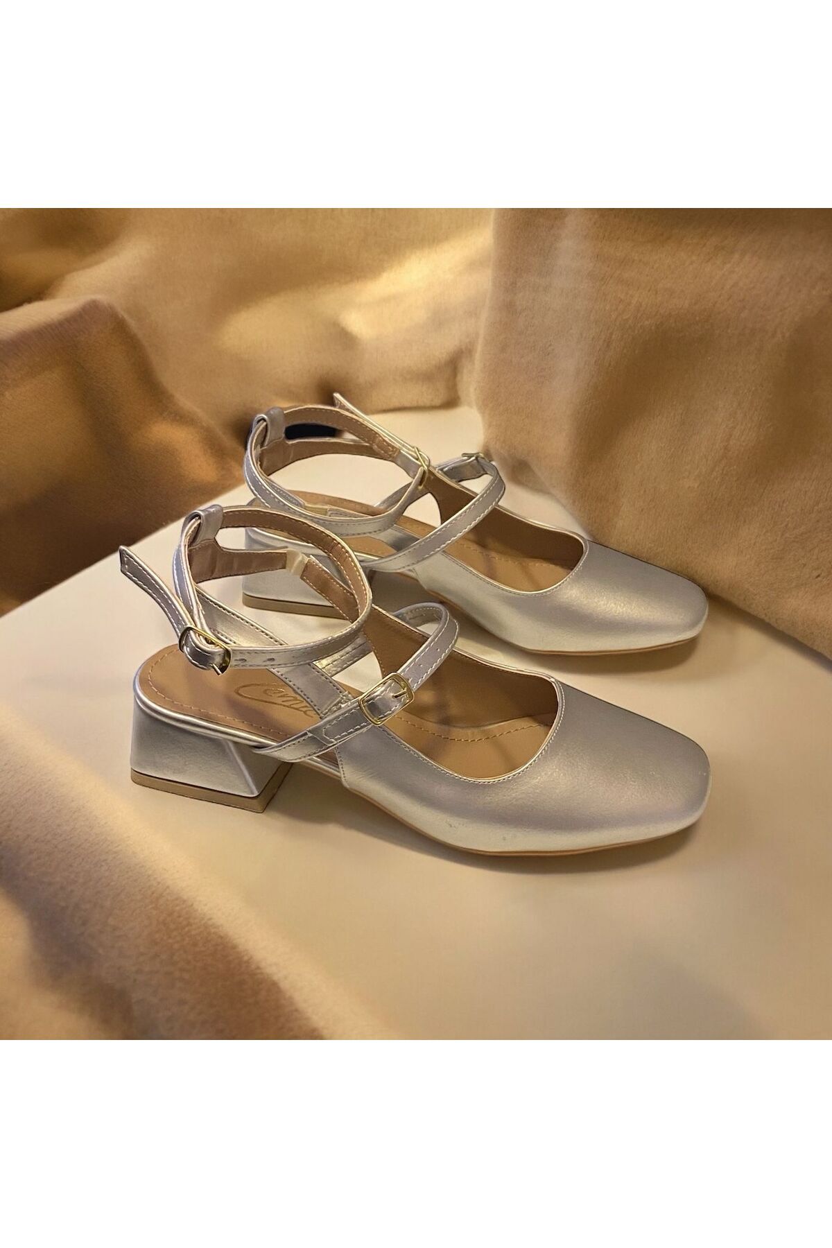 runa shoes Kısa topuk arkası açık babet Fiyatı, Yorumları - Trendyol