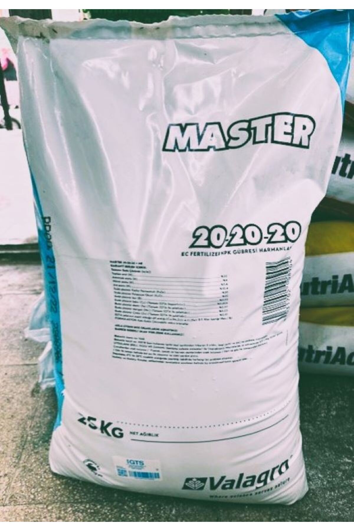 DZÜ DEMİRLER TARIM VALAGRO Master 20 20 20 Gübre 25 kg - Fiyatı, Yorumları