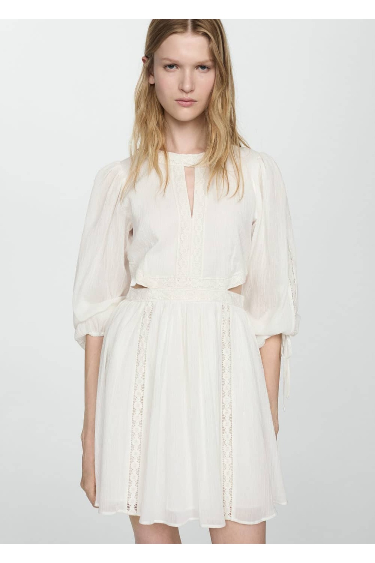 MANGO Dantel detaylı yırtmaçlı elbise Fiyatı, Yorumları - Trendyol