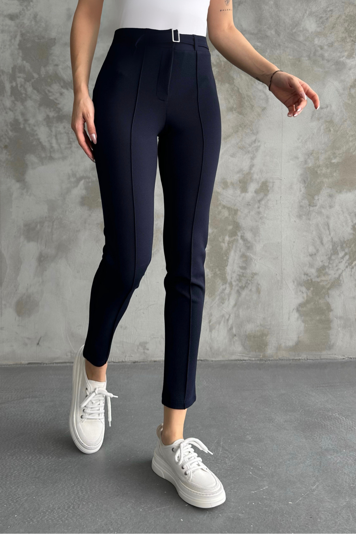 macharel jeans pantaloni slim fit din stofă de damă bleumarin cu talie ...