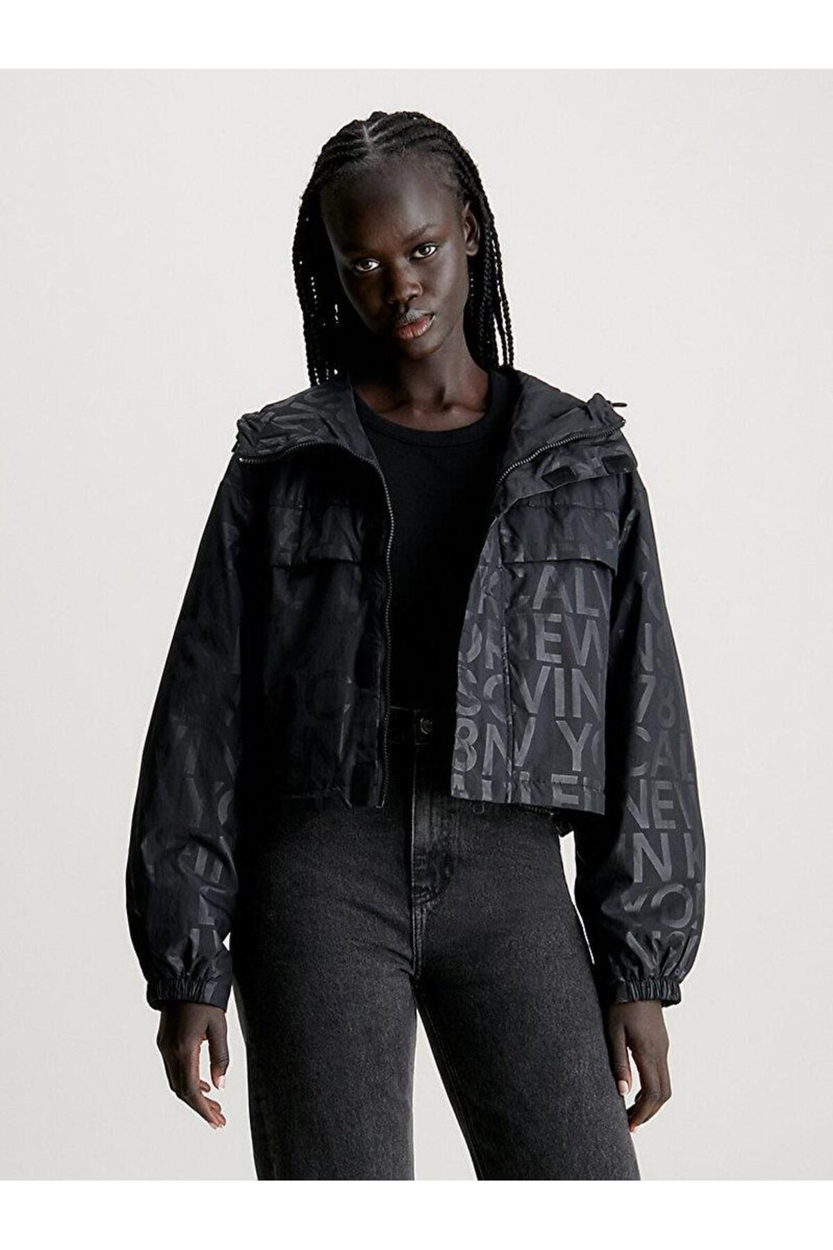 Calvin Klein SHORT HOODED LOGO AOP JACKET Fiyatı, Yorumları - Trendyol