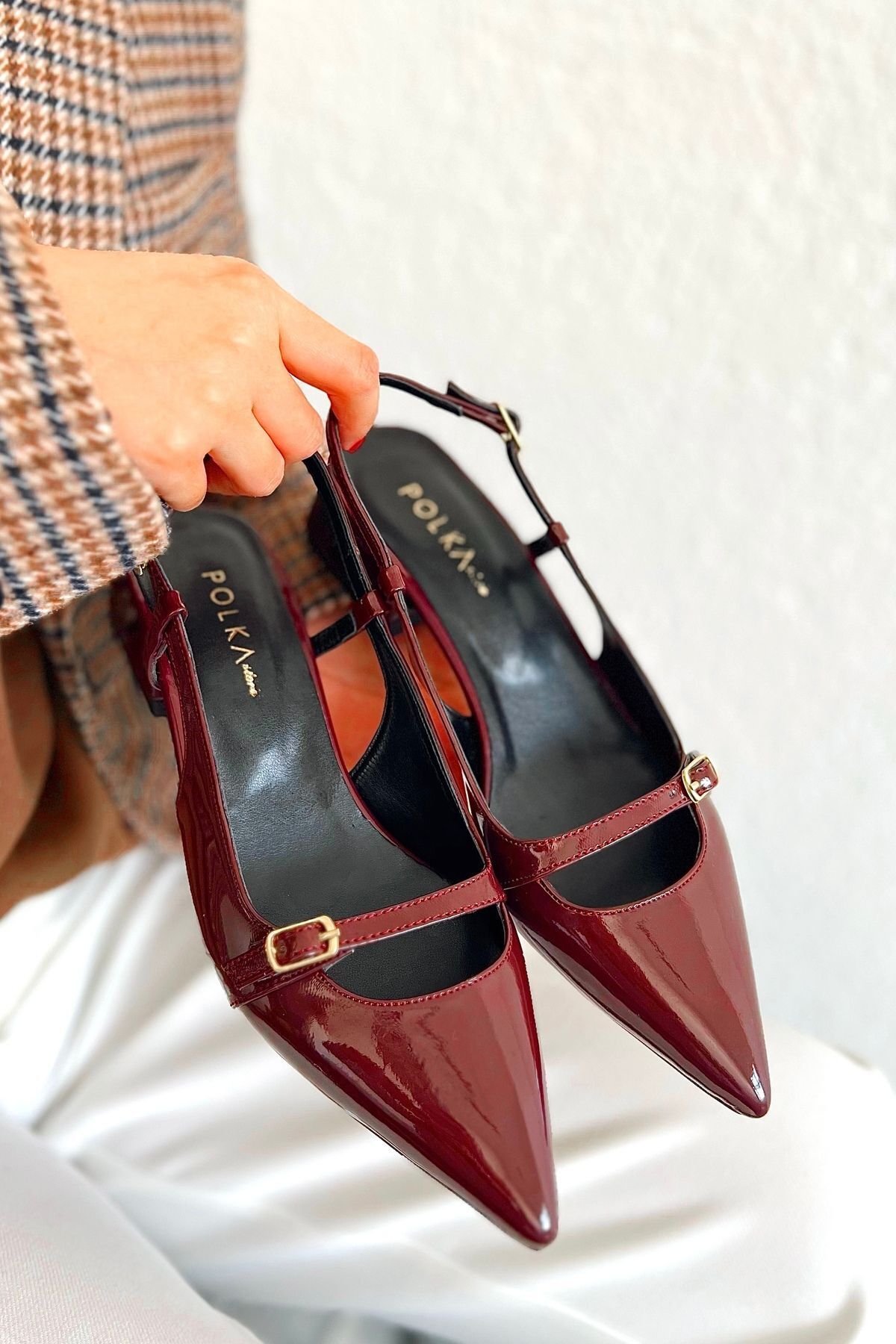 POLKA STORE Simple Sivri Burun Tek Bantlı Tokalı Rugan Blok Topuklu Kadın Ayakkabı - Fiyatı ...