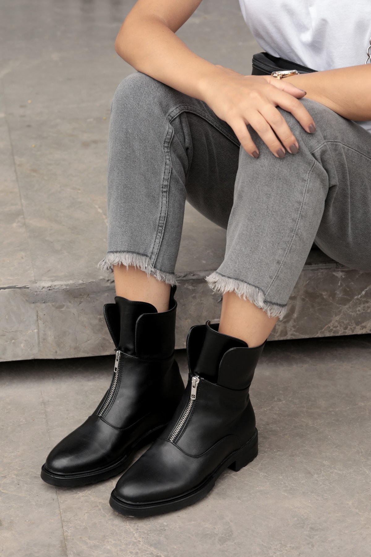 Mio Gusto Siyah Kadın Bot