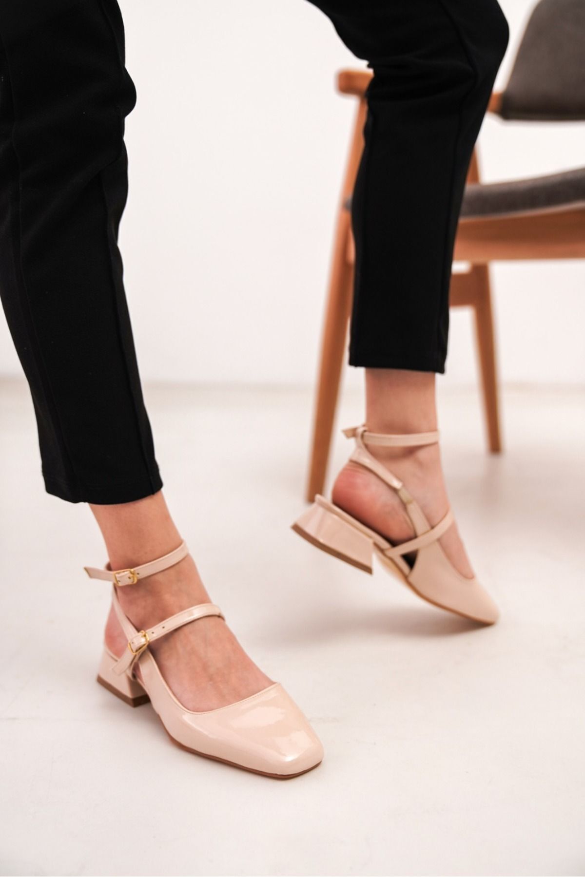 RODEMA Kadın Mary Jane Rugan Arkası Açık Kare Burunlu Baretli Kısa Blok ...