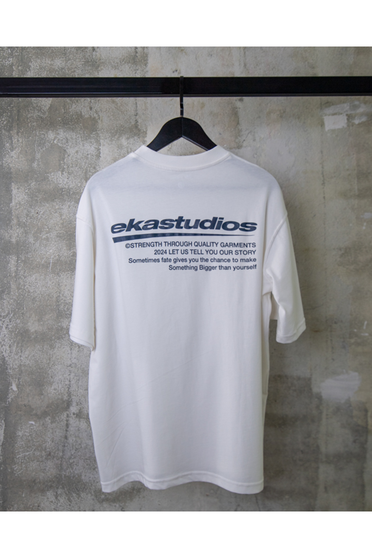 Eka Studios Oversize Kesim Eka Studios V2 Renk T-Shirt Fiyatı, Yorumları - Trendyol