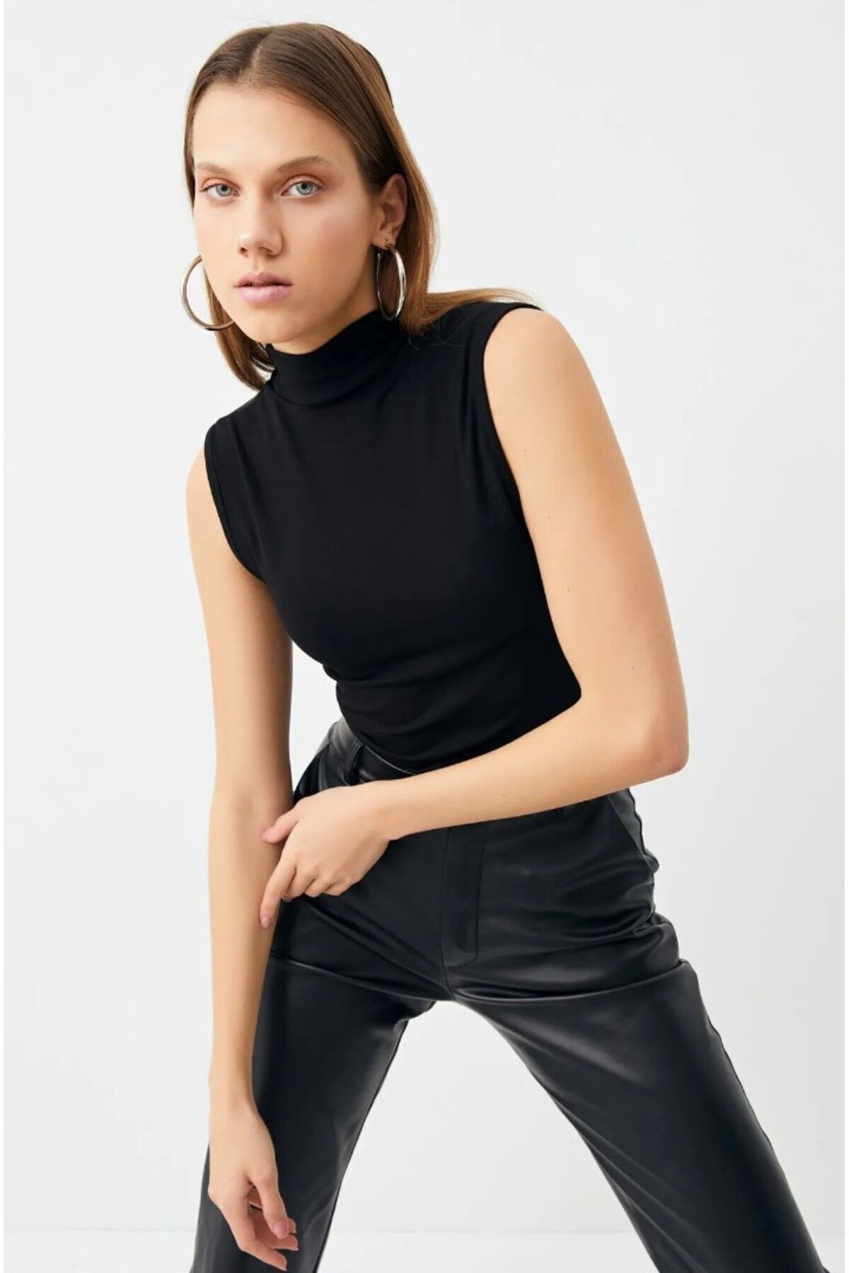 TIGER WOMAN Kadın Siyah Kolsuz Body Bluz Yarım Balıkçı Yaka Kolsuz ...