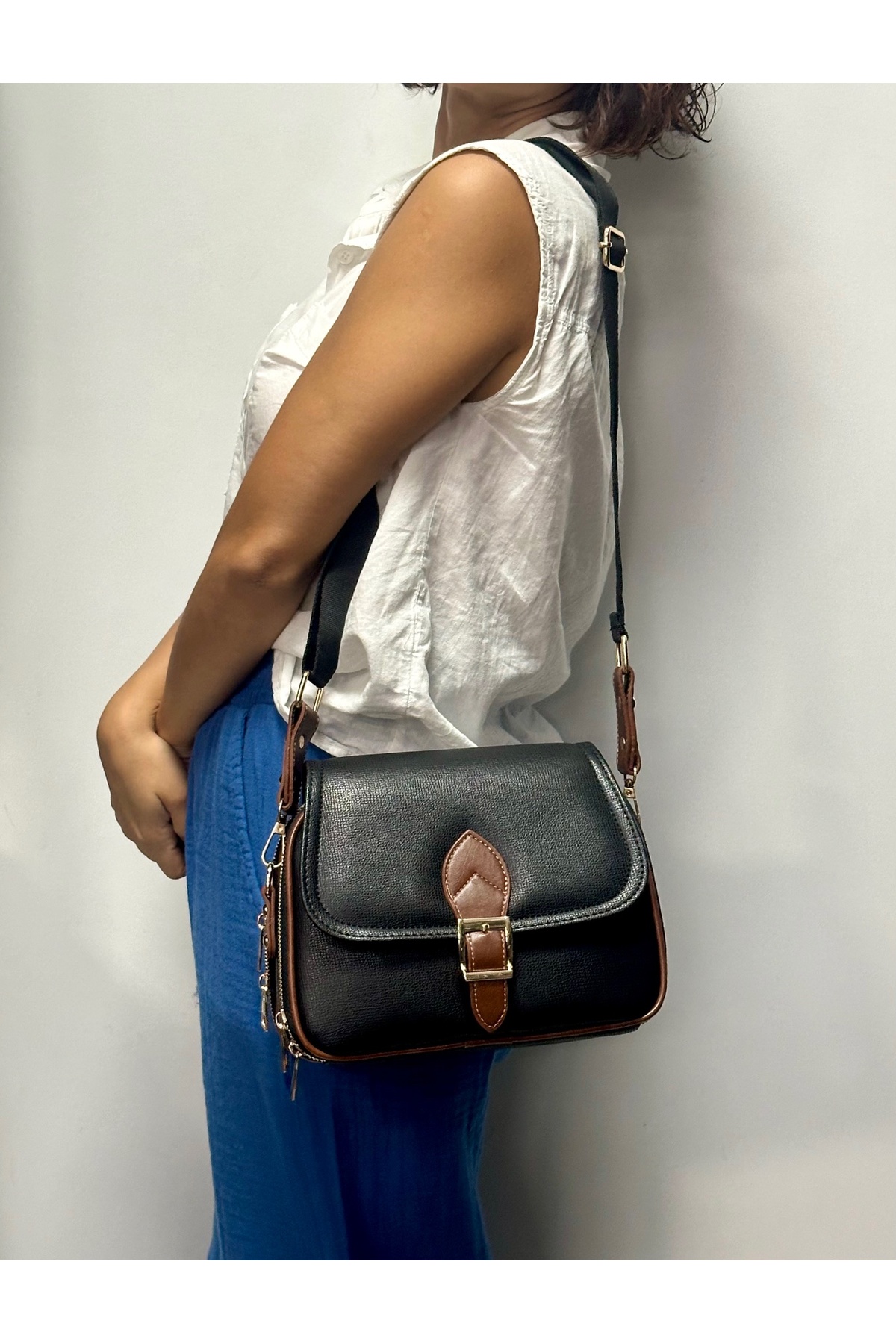 SHEBELLA ÇANTA SHEBELLA KADIN SİYAH RENK ÇOK GÖZLÜ KAPAKLI POSTACI ...