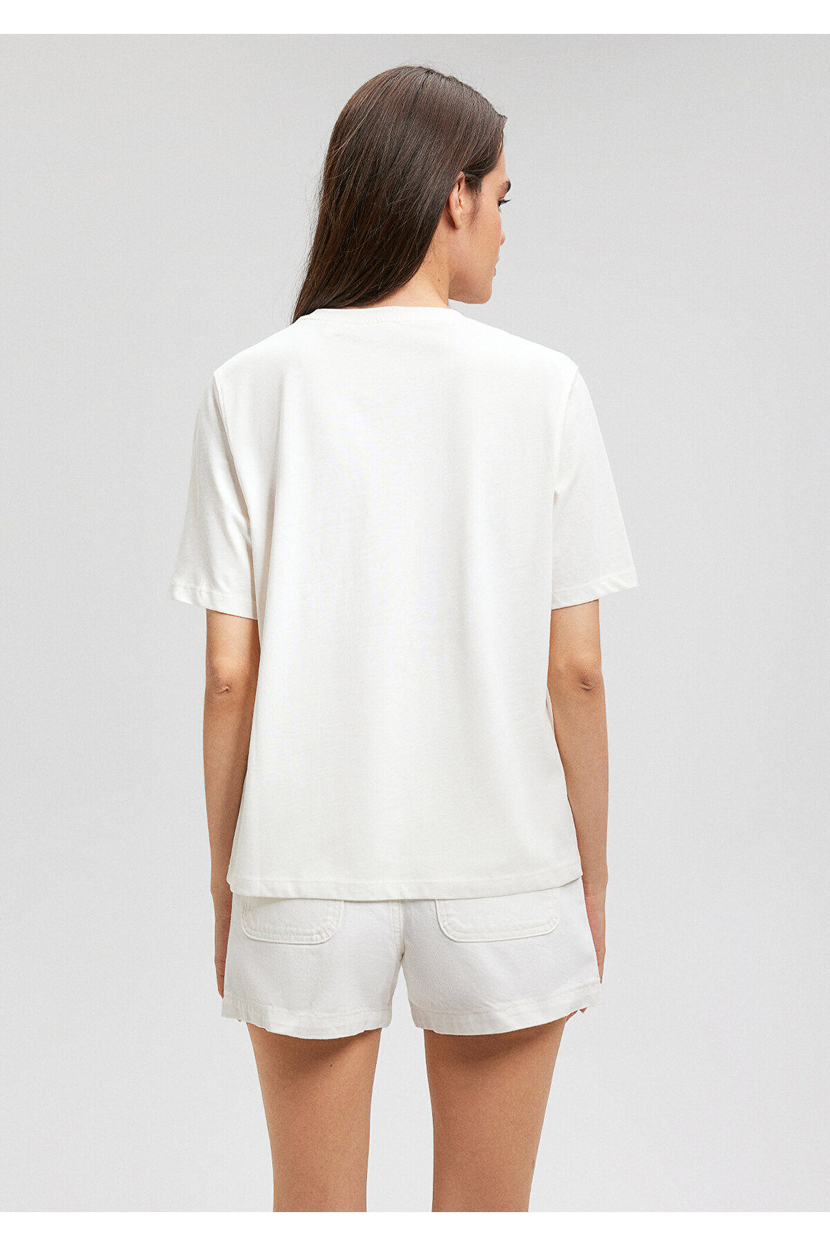 Mavi Nazar Boncuğu Detaylı Beyaz Tişört Regular Fit / Normal Kesim ...