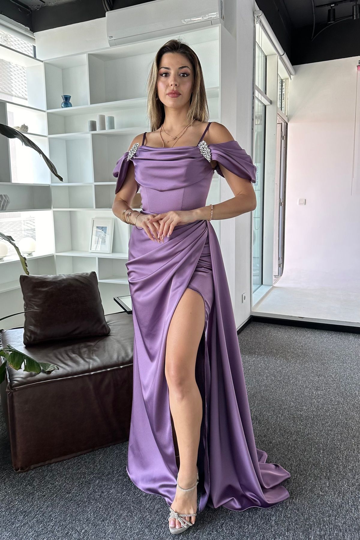 İyem Abiye Balon Kol Ve Taş Detay Allerli Şık Tasarım Saten Abiye Elbise - Fiyatı, Yorumları