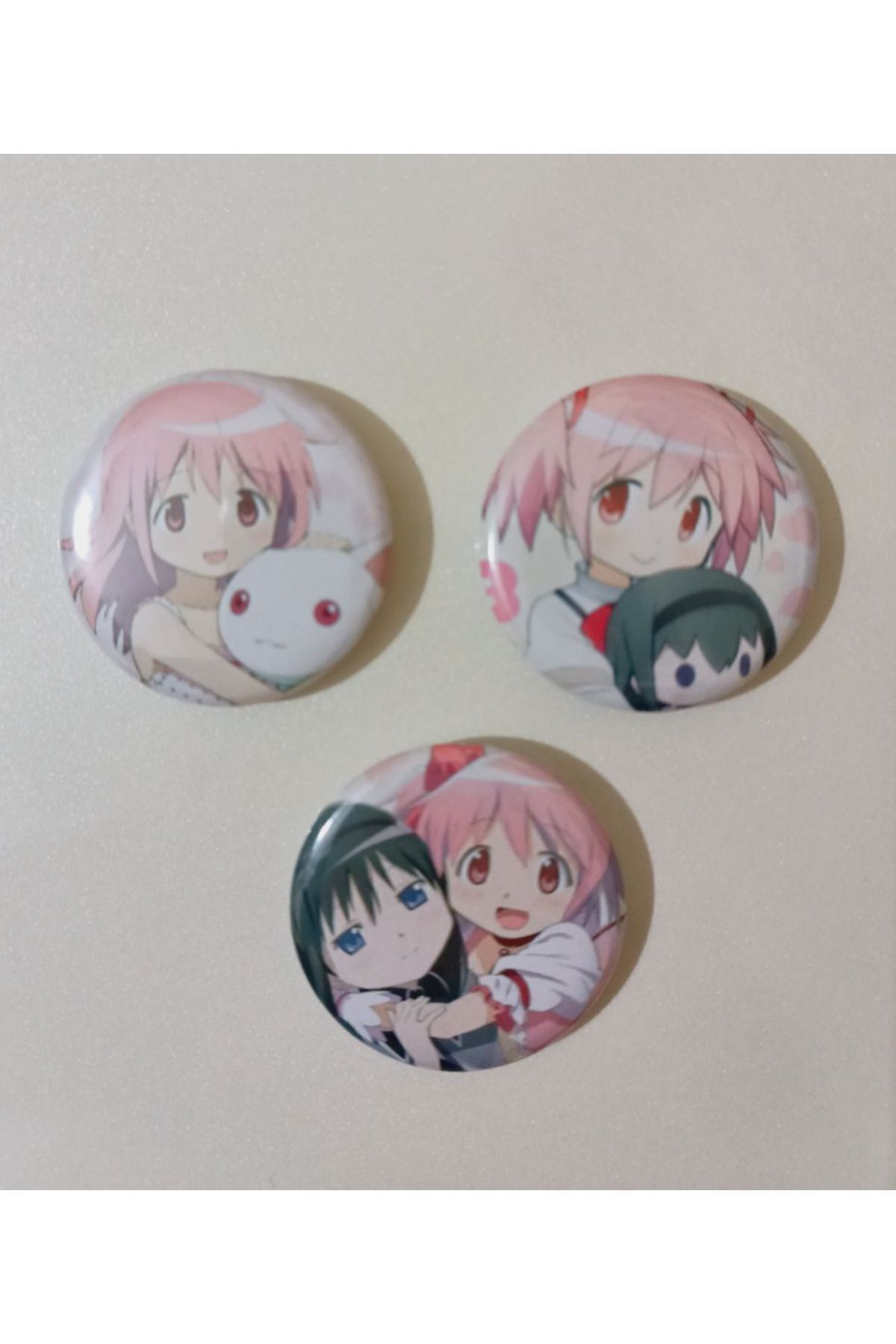kleeyiseviyorum Madoka Magica Anime Buton Rozet 37mm 3 adet - Fiyatı ...
