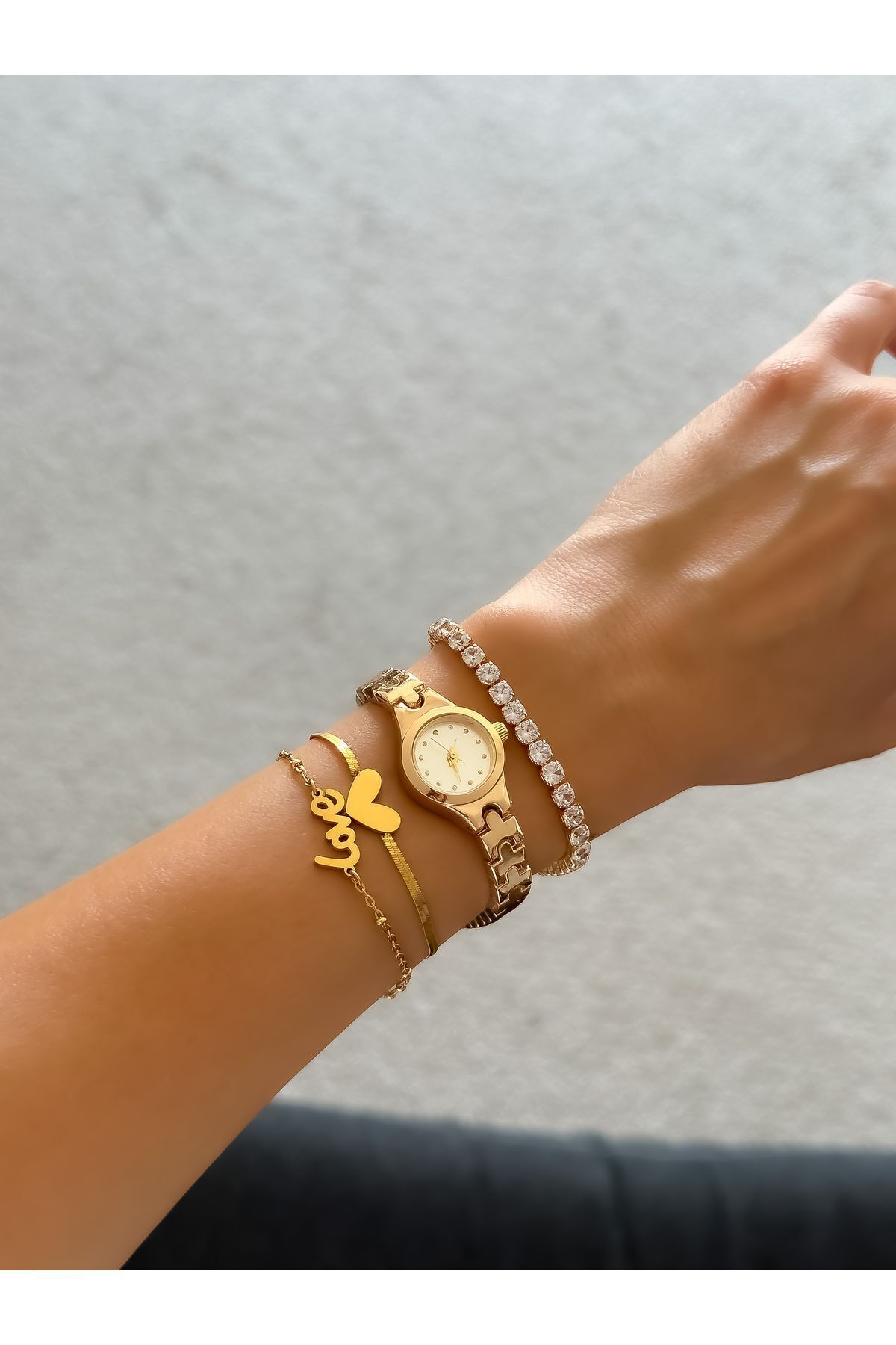 JENİCE Aris Mini Vintage Yuvarlak Kadran Saat Fiyatı, Yorumları - Trendyol